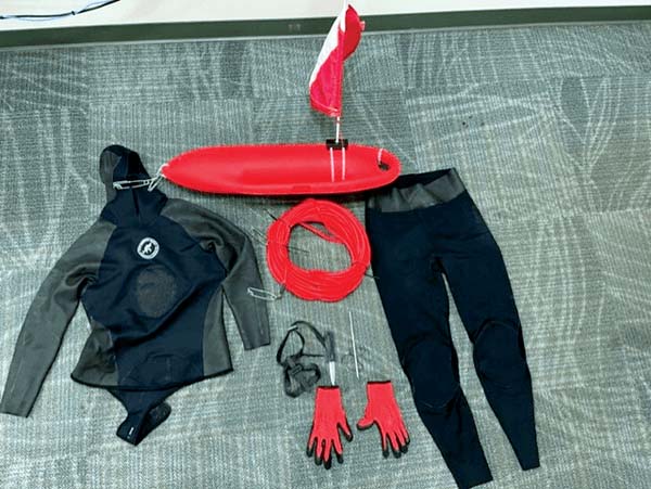 Diving gear found, police seek owner | News, Sports, Jobs - Maui News